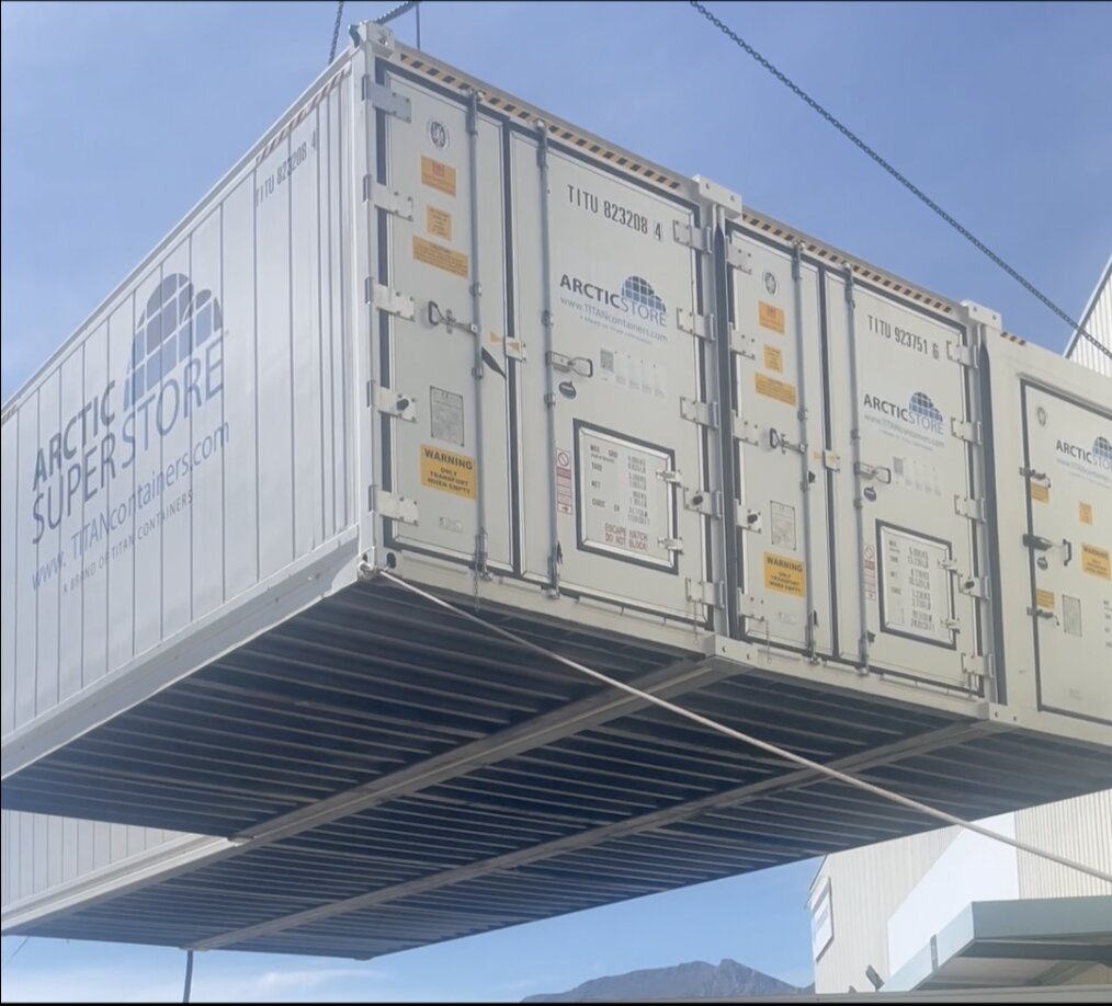 LIFTING A SUPERSTORE: THE IMPRESSIVE FEAT OF TITAN CONTAINERS FRANCE